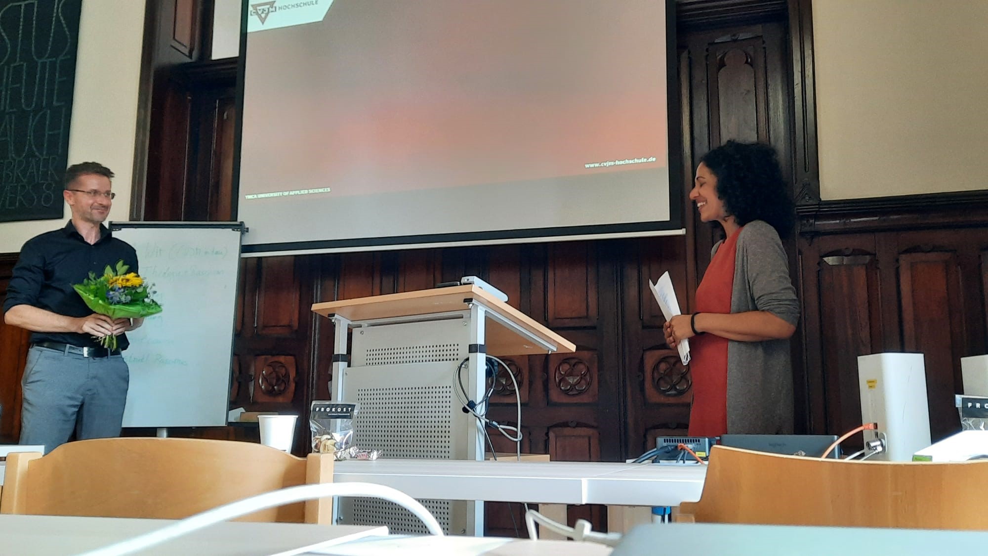 Kollegium der CVJM-Hochschule schließt das Semester mit einem ...